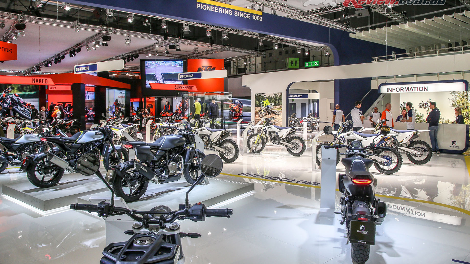 Husqvarna-EICMA-8305 – Dancing the Polka