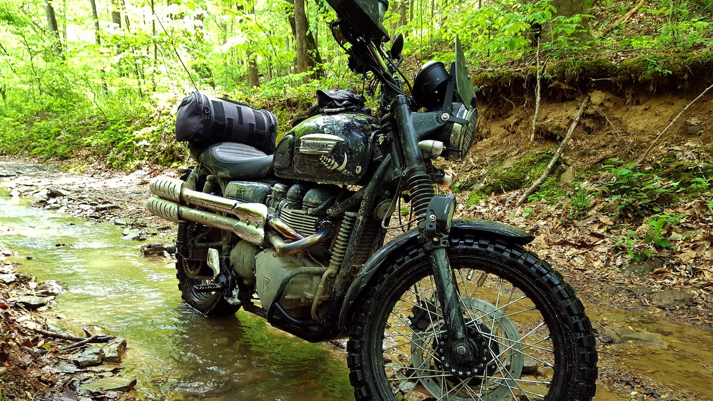 Triumph Scrambler 1 Moto Adventurer – Dancing the Polka