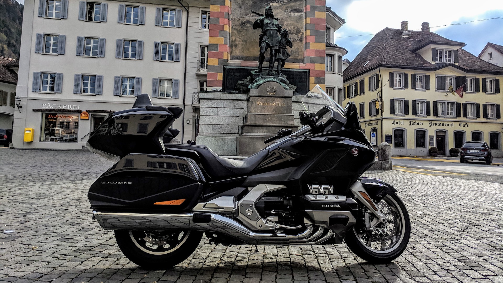 wing – Dancing the Polka